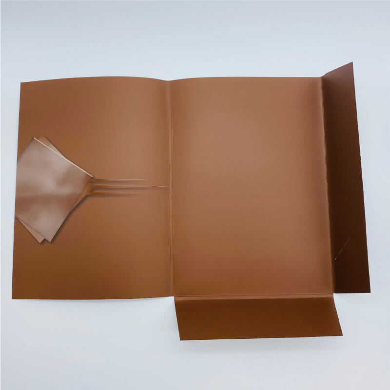 Custom folders flaps A4 with 5mm double crease + lock notch